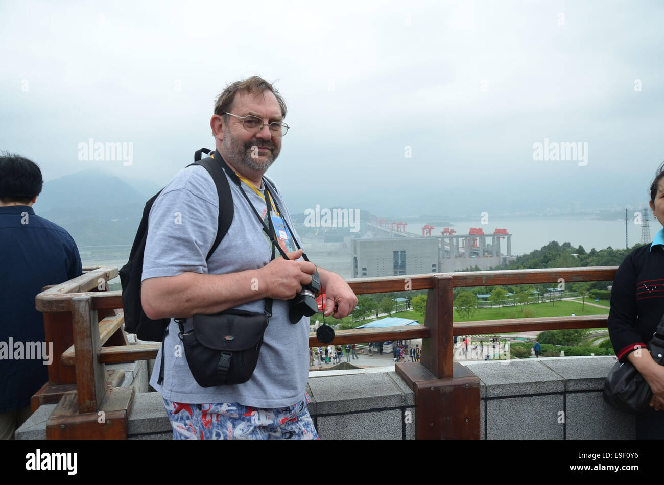 (141027) -- CHONGQING, Oct. 27, 2014 (Xinhua) -- Zelanian expert Colin ...