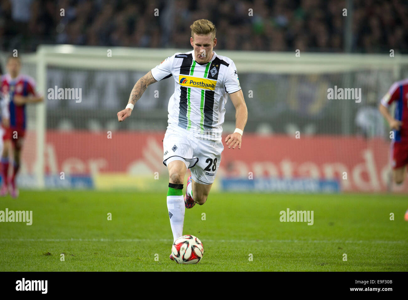 Moenchengladbach, Germany. 26th Oct, 2014. Moenchengladbach's Andre ...