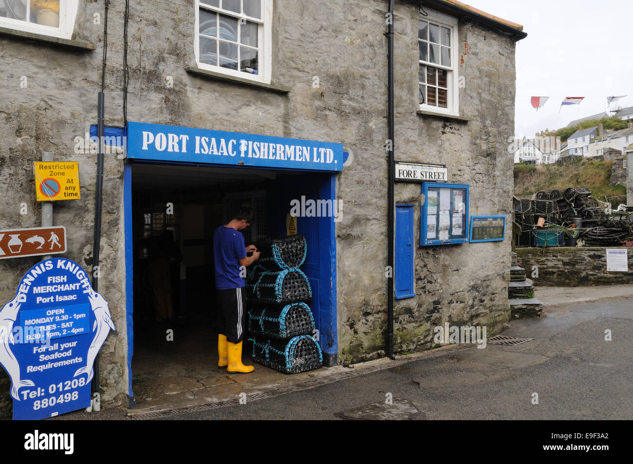 Fish mongers hi-res stock photography and images - Alamy