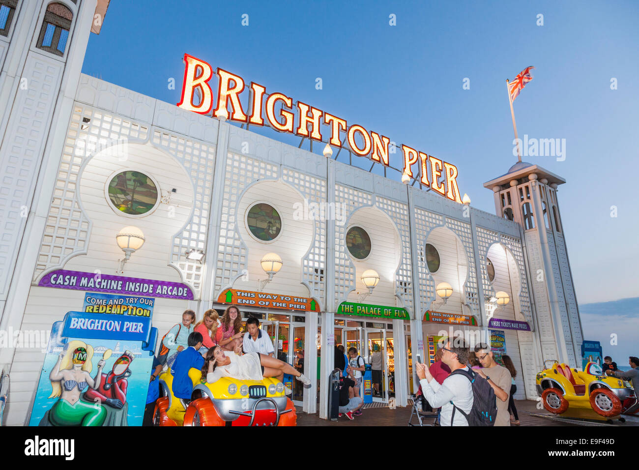 Amusement arcade entrance hi-res stock photography and images - Alamy