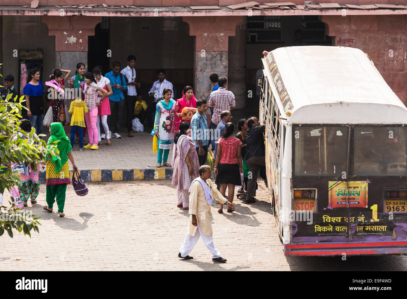 Uttar pradesh bus hi-res stock photography and images - Alamy