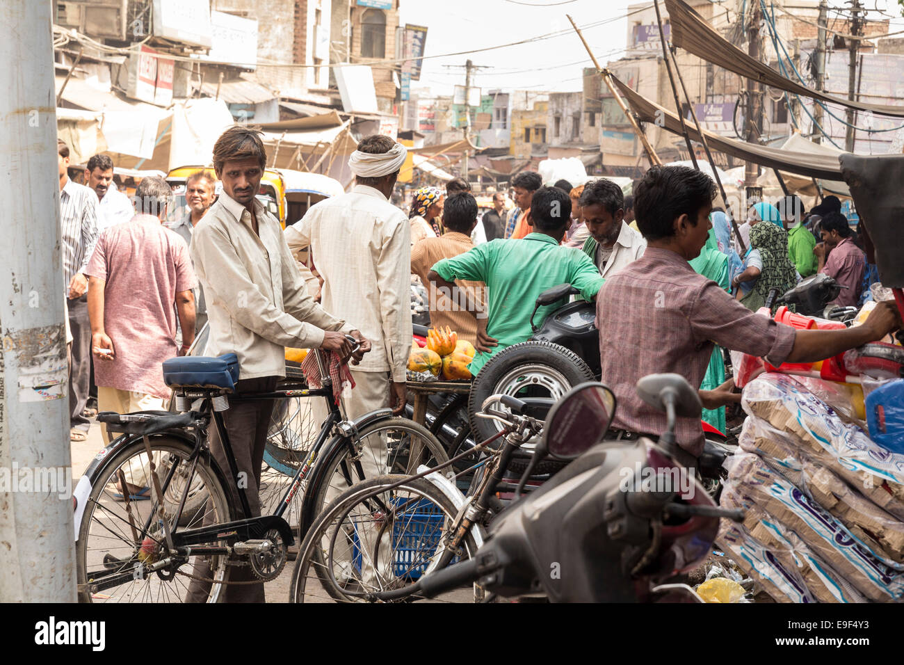 Agra market hi-res stock photography and images - Alamy
