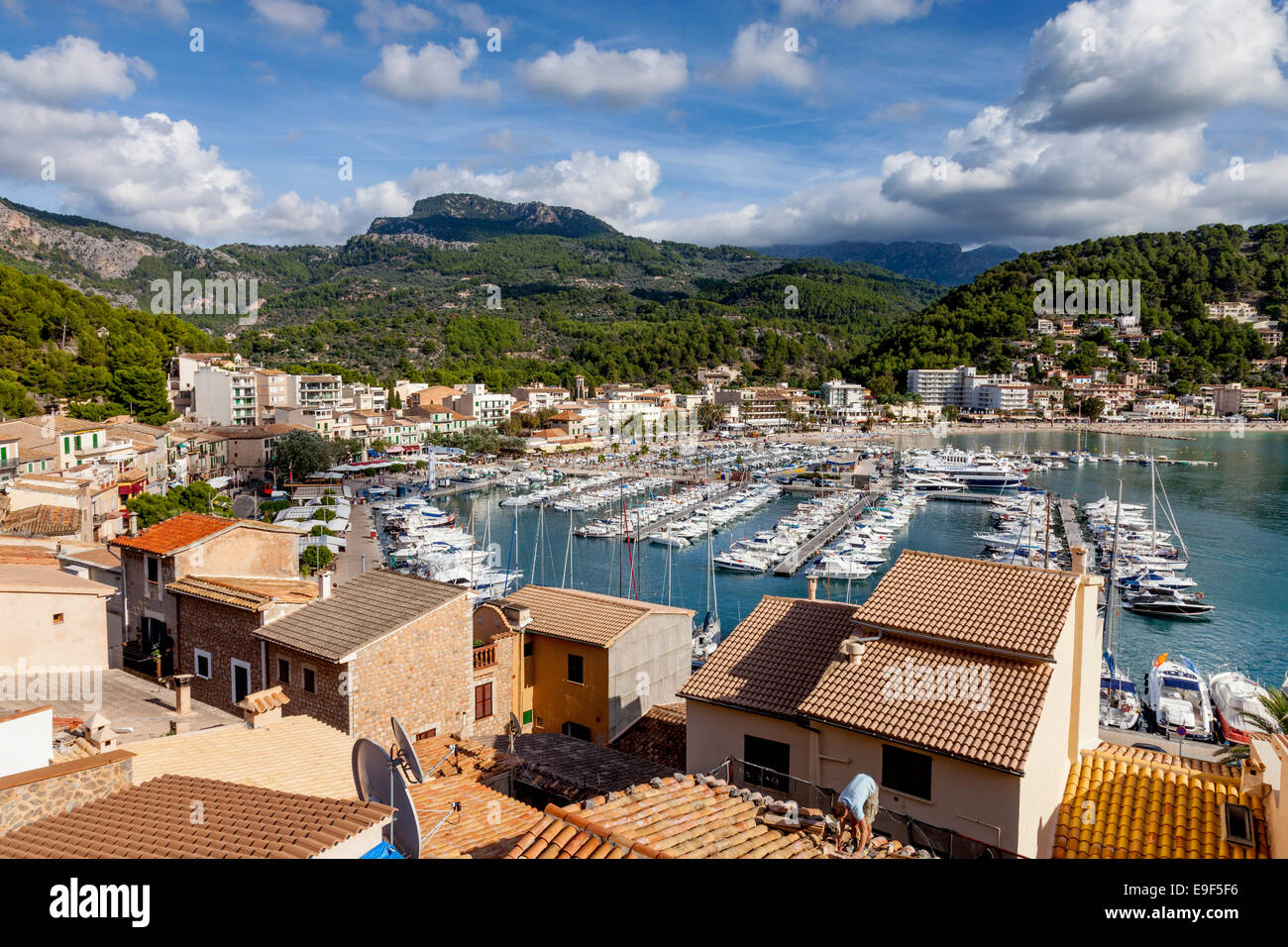Mallorca port de soller overview hi-res stock photography and images ...
