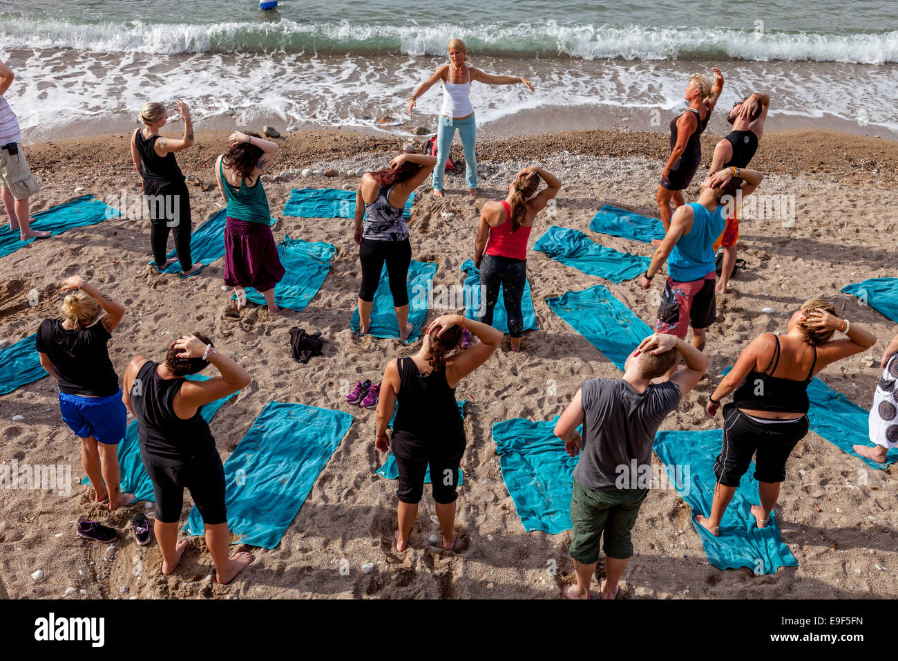 Group exercise beach spain hi-res stock photography and images - Alamy