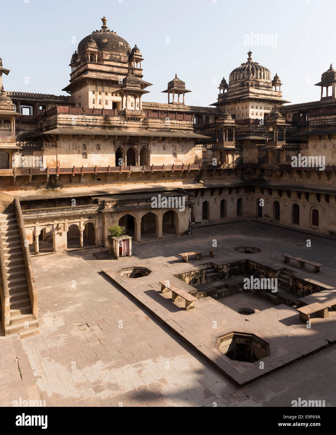 Jahangir Mahal, Orchha, India Stock Photo - Alamy