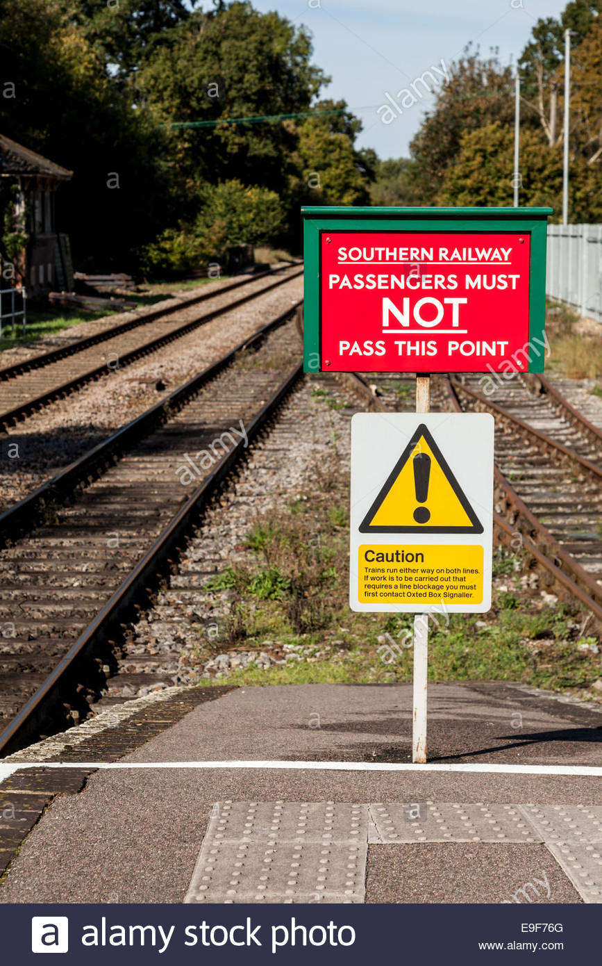 Platform Warning Sign Stock Photos & Platform Warning Sign Stock Images ...