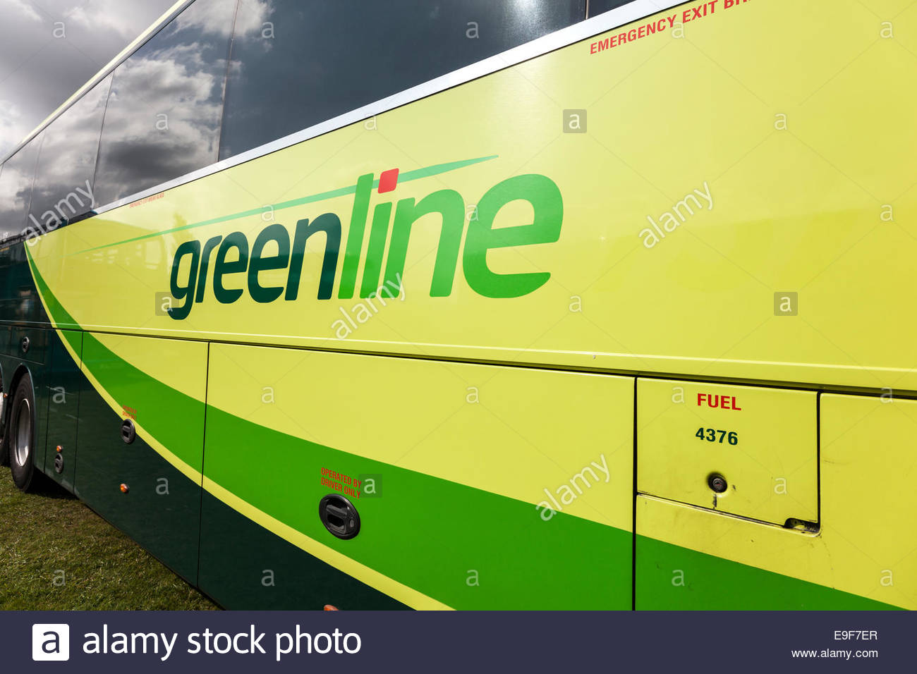 Green Line Coach Stock Photos & Green Line Coach Stock Images - Alamy