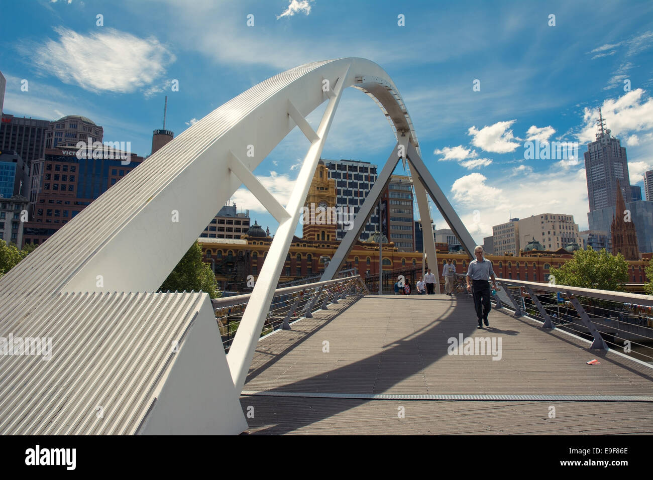 Southgate Footbridge Southbank Melbourne Australia Stock Photo - Alamy