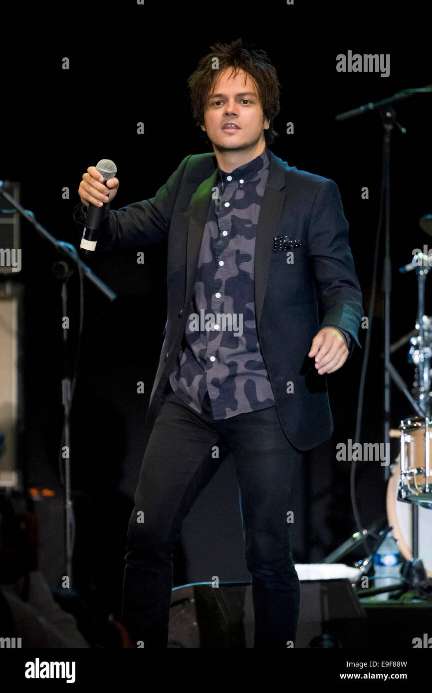 Singer jazz concert hi-res stock photography and images - Alamy