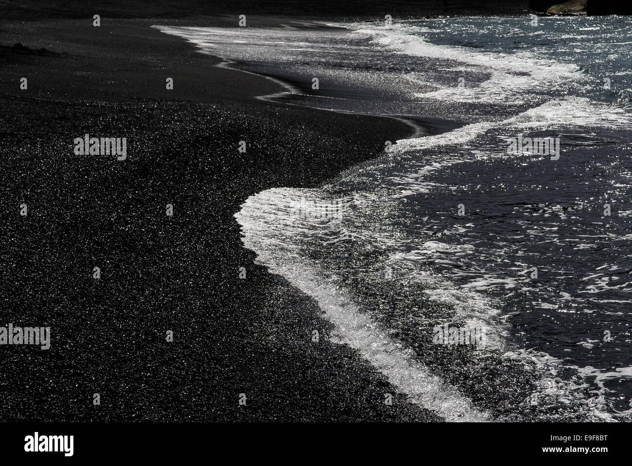 Black lava strand hi-res stock photography and images - Alamy