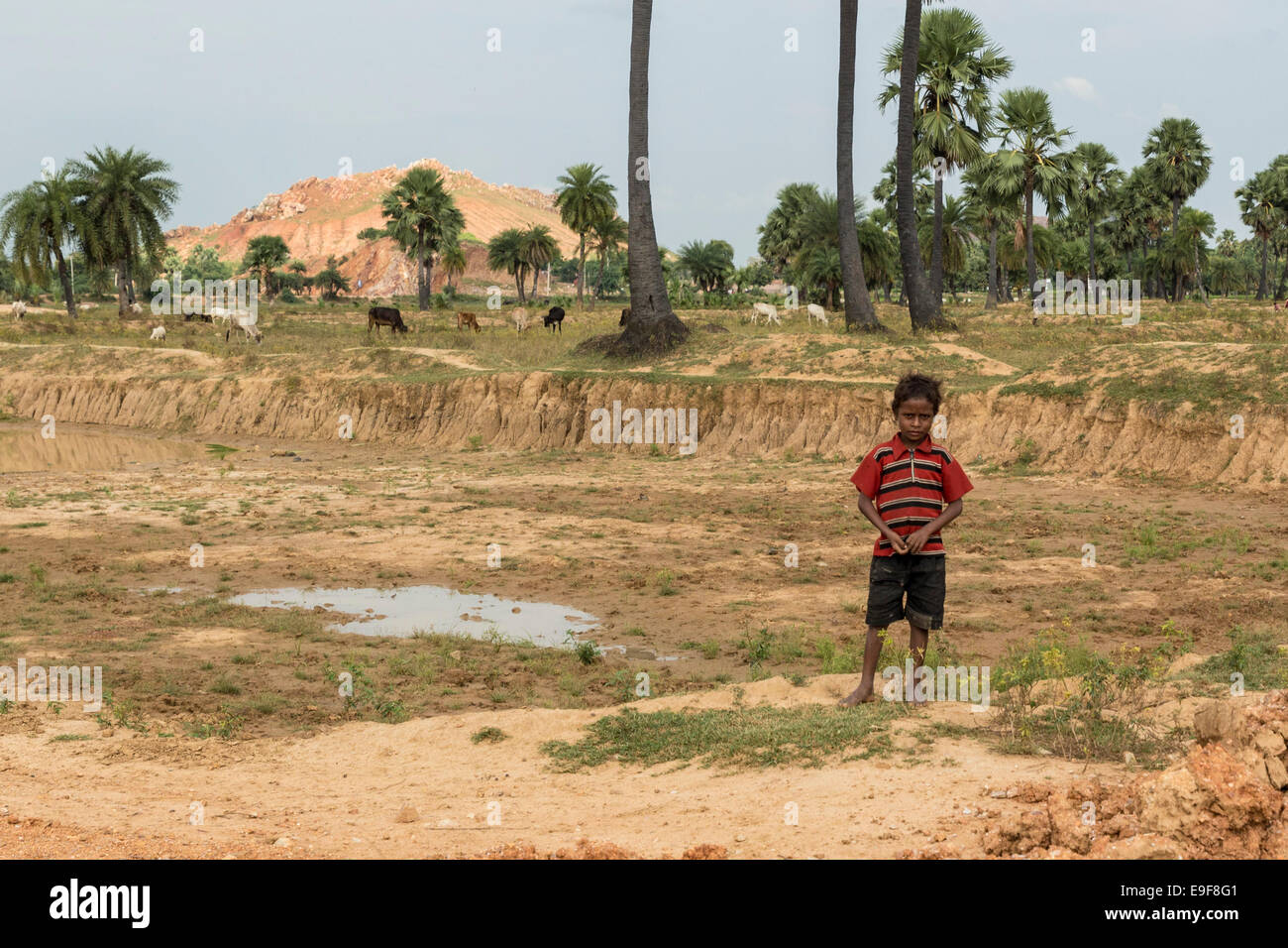 Child countryside hi-res stock photography and images - Alamy