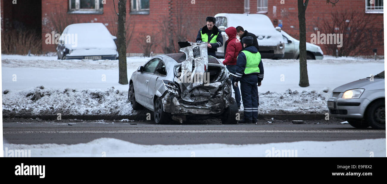 Crashed police car hi-res stock photography and images - Alamy