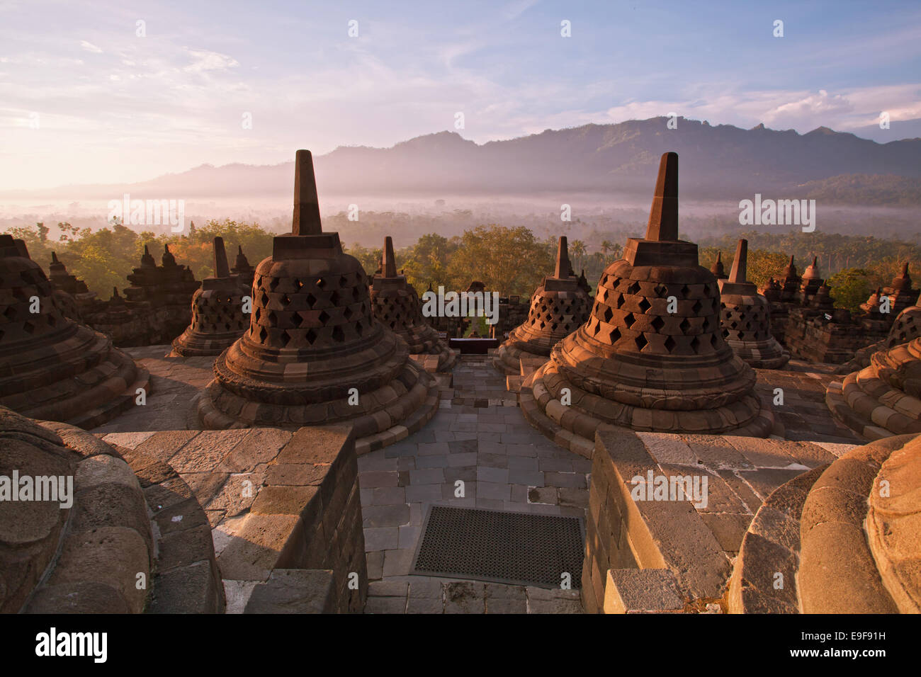 Borobudur temple hi-res stock photography and images - Alamy