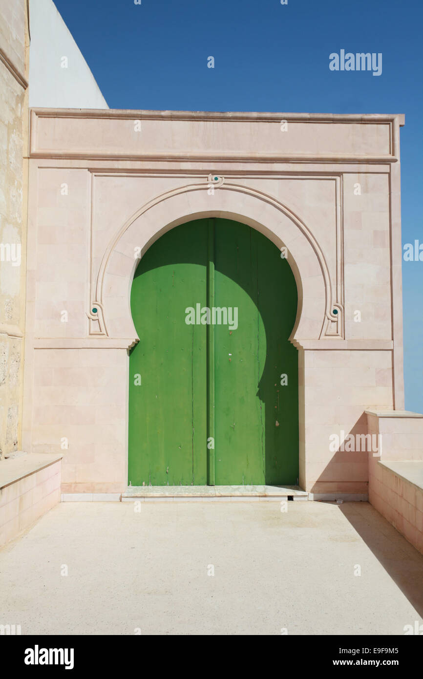old green gate Stock Photo - Alamy