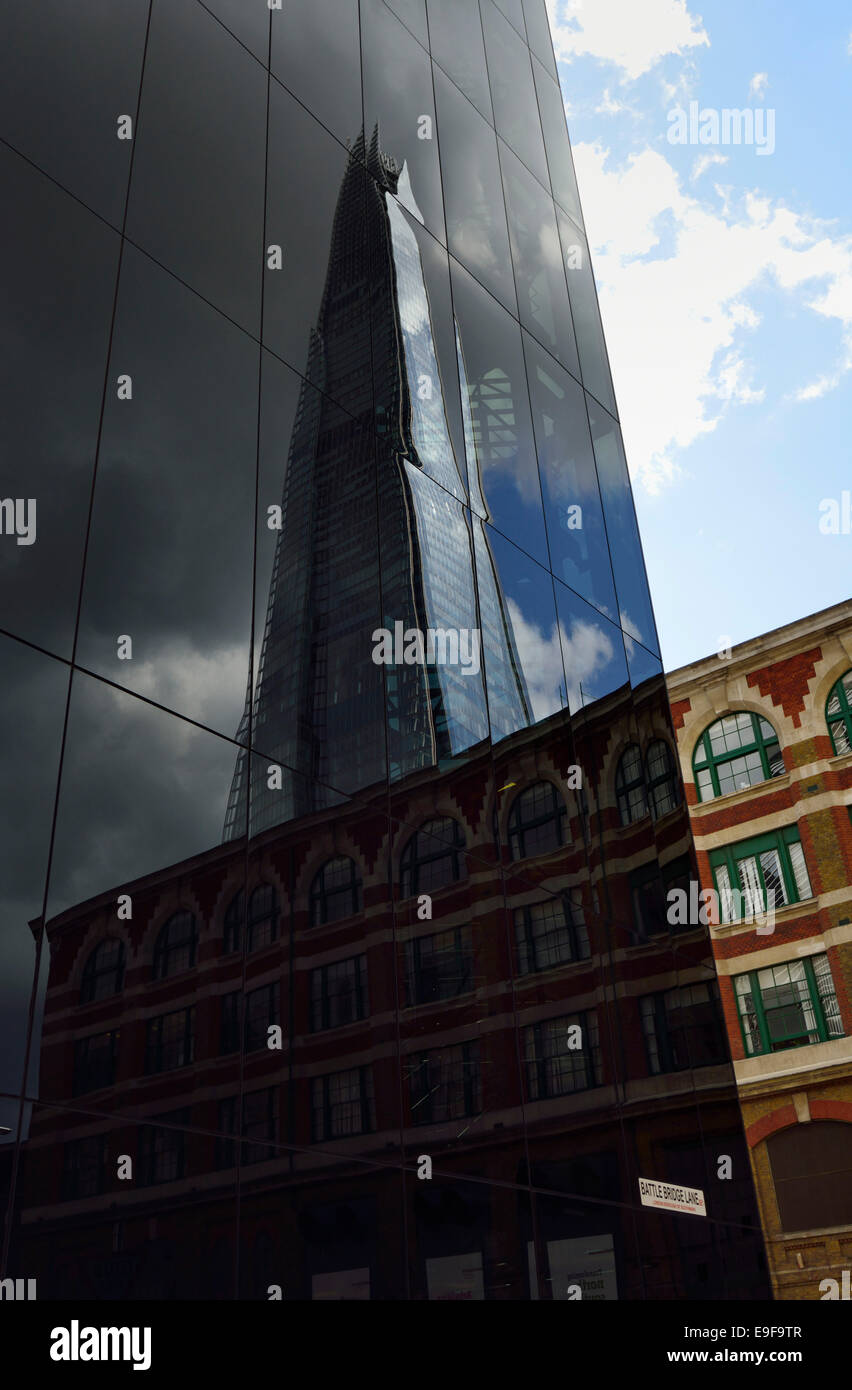 Battle bridge lane hi-res stock photography and images - Alamy