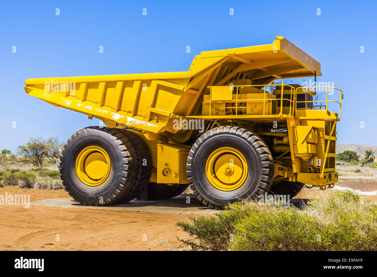 Heavy equipment transporter hi-res stock photography and images - Alamy