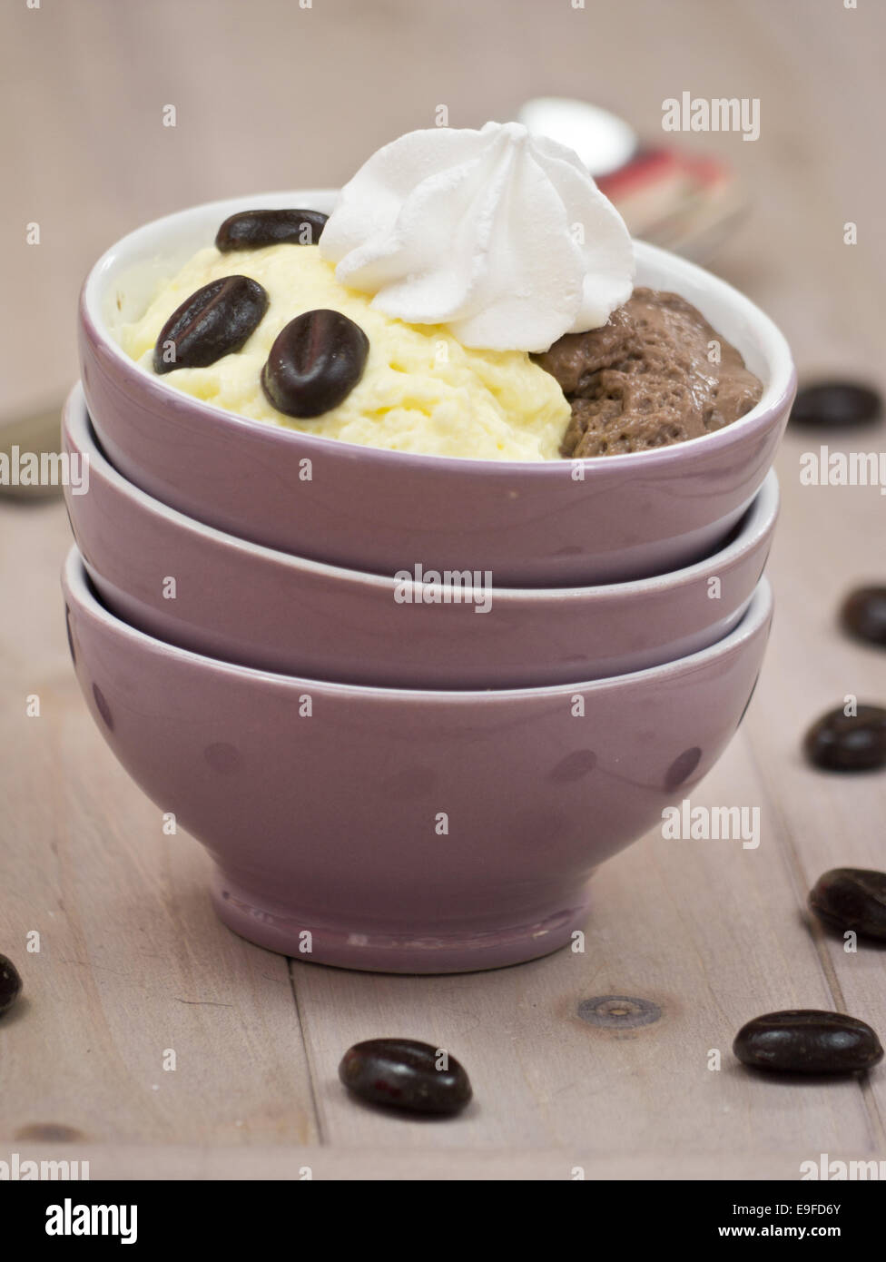 Vanilla and chocolate pudding with cream Stock Photo - Alamy