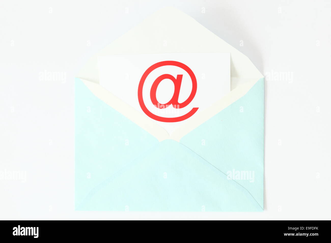 Red post box clipart hi-res stock photography and images - Alamy