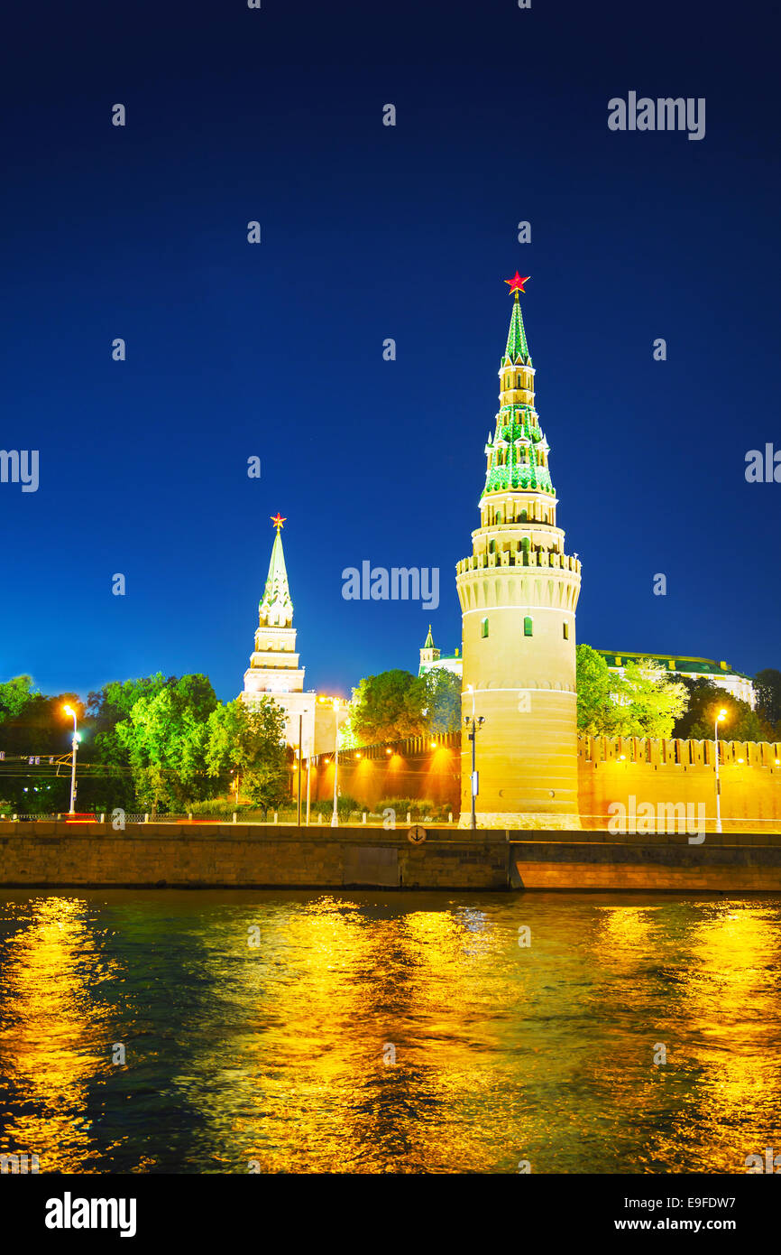 Overview of downtown Moscow at night time Stock Photo - Alamy