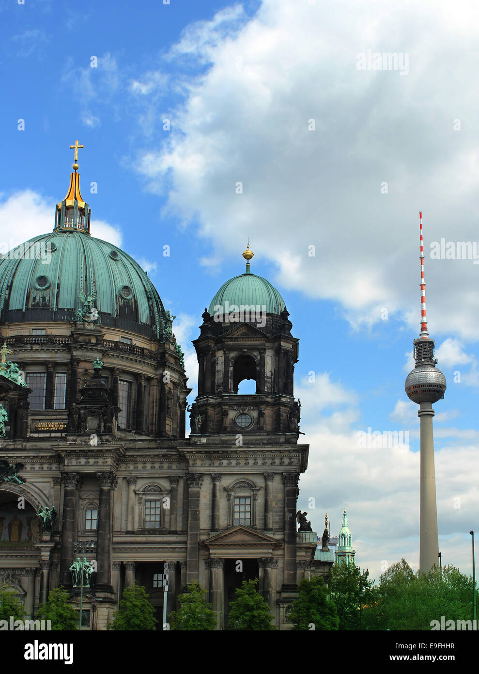 Berlin cathedral berliner dom bridge hi-res stock photography and ...