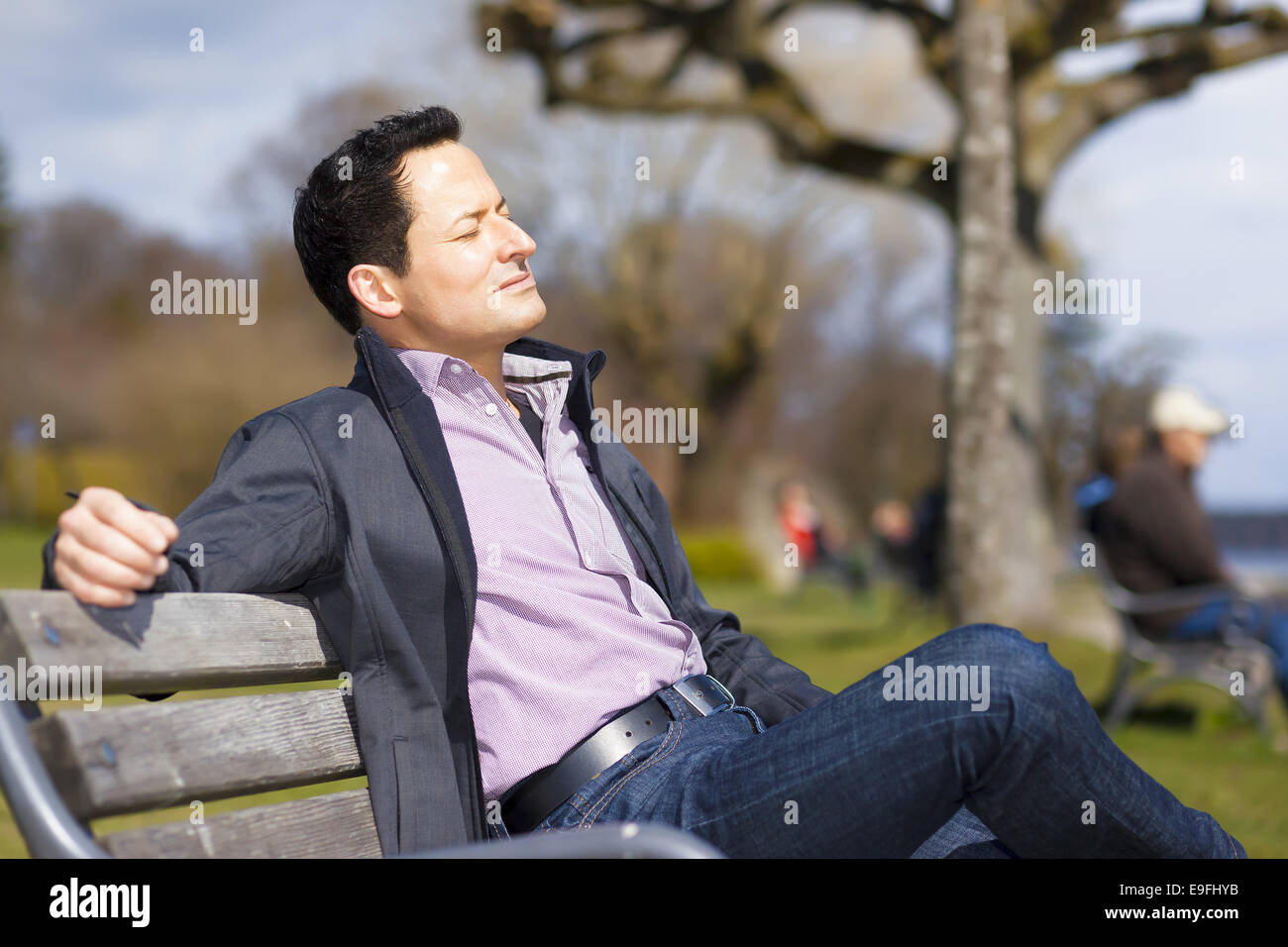 Man sit relaxing hi-res stock photography and images - Alamy