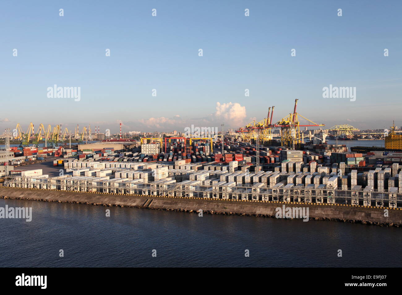Trading terminal hi-res stock photography and images - Alamy