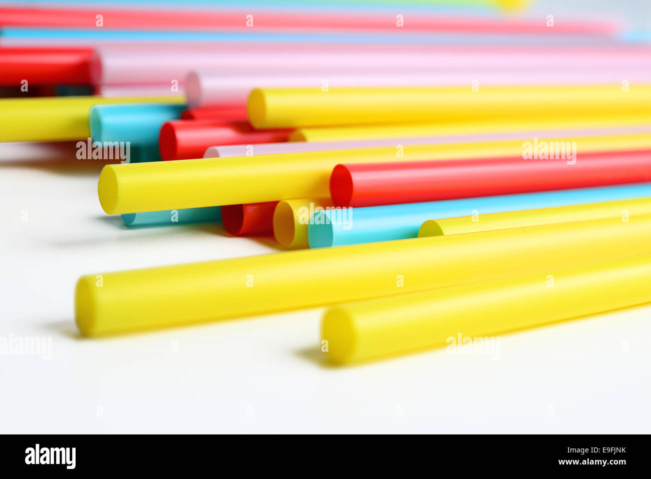 Colorful straws hi-res stock photography and images - Alamy