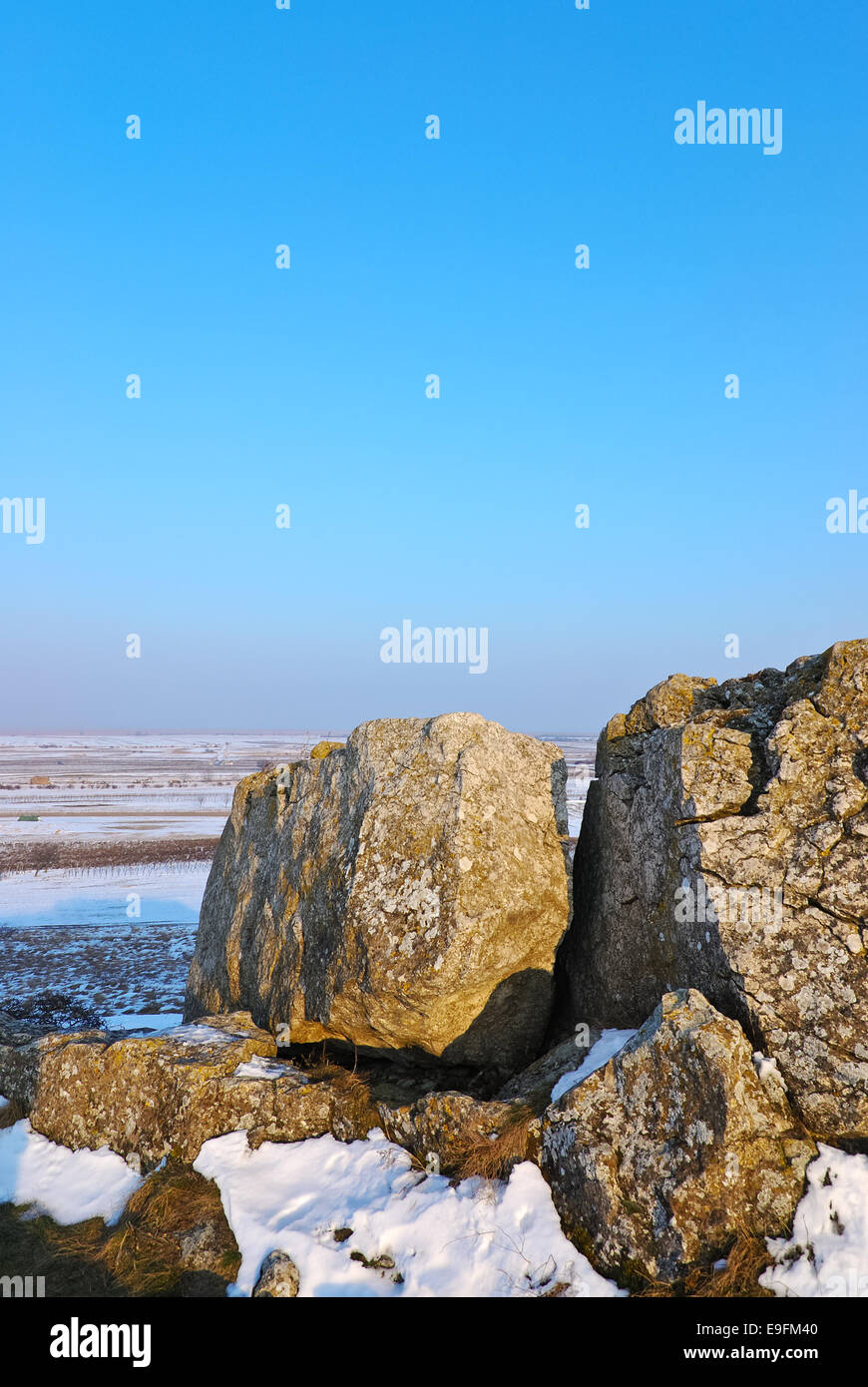 Snowy rocks hi-res stock photography and images - Alamy