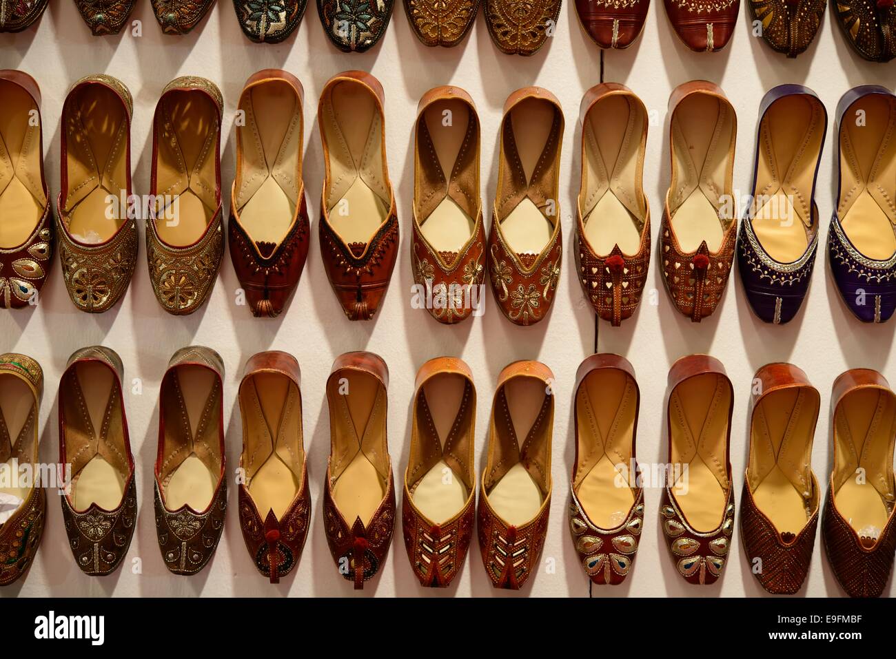 Shoes market hi-res stock photography and images - Alamy