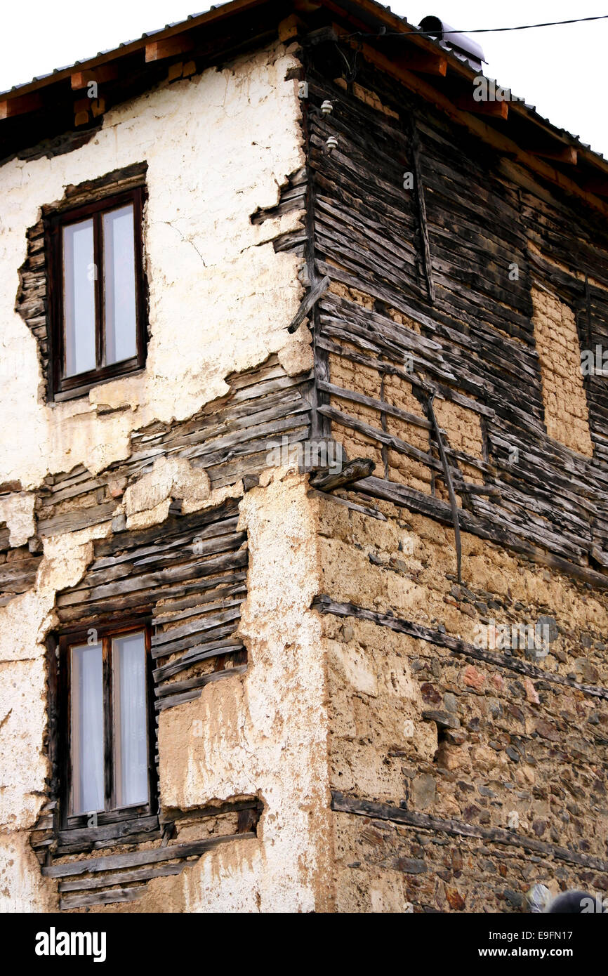 Torn wood hi-res stock photography and images - Alamy