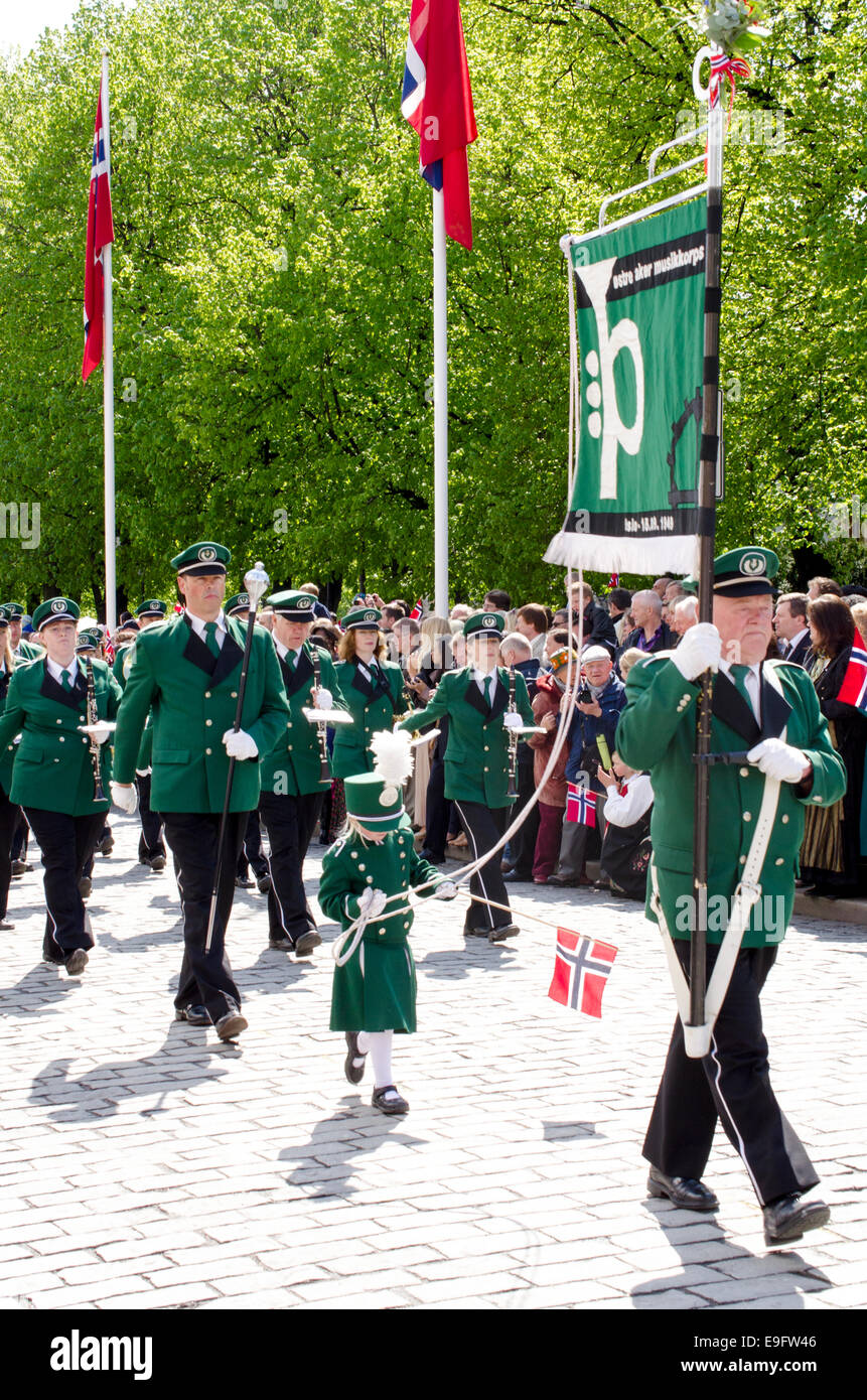 17th of may parade hi-res stock photography and images - Alamy