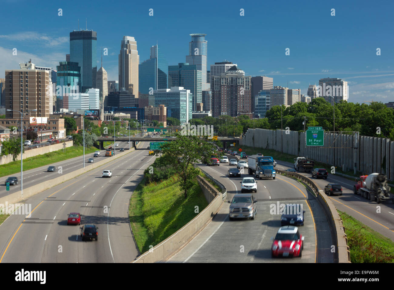 INTERSTATE 35W DOWNTOWN SKYLINE MINNEAPOLIS MINNESOTA USA Stock Photo ...