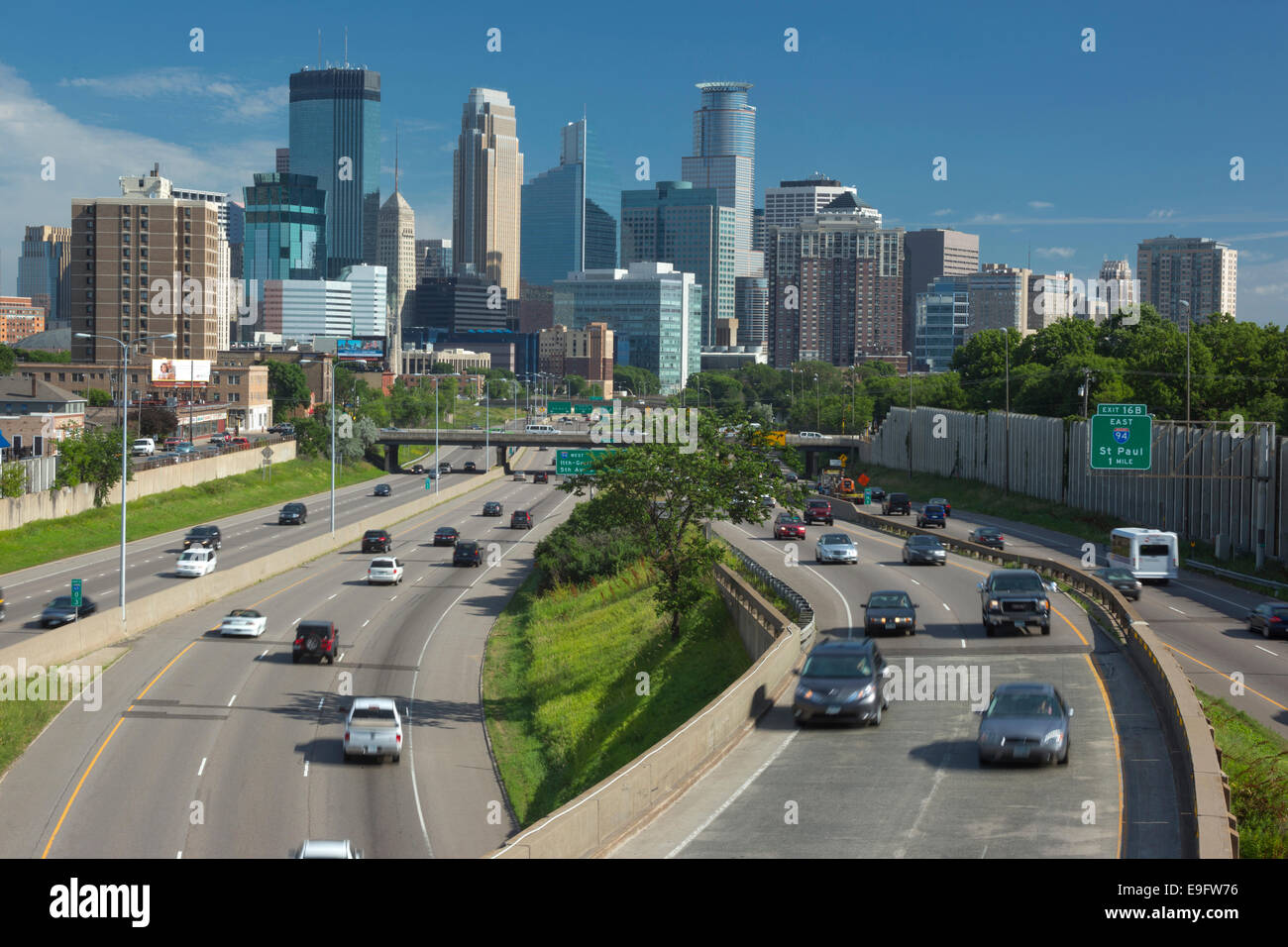 INTERSTATE 35W DOWNTOWN SKYLINE MINNEAPOLIS MINNESOTA USA Stock Photo - Alamy