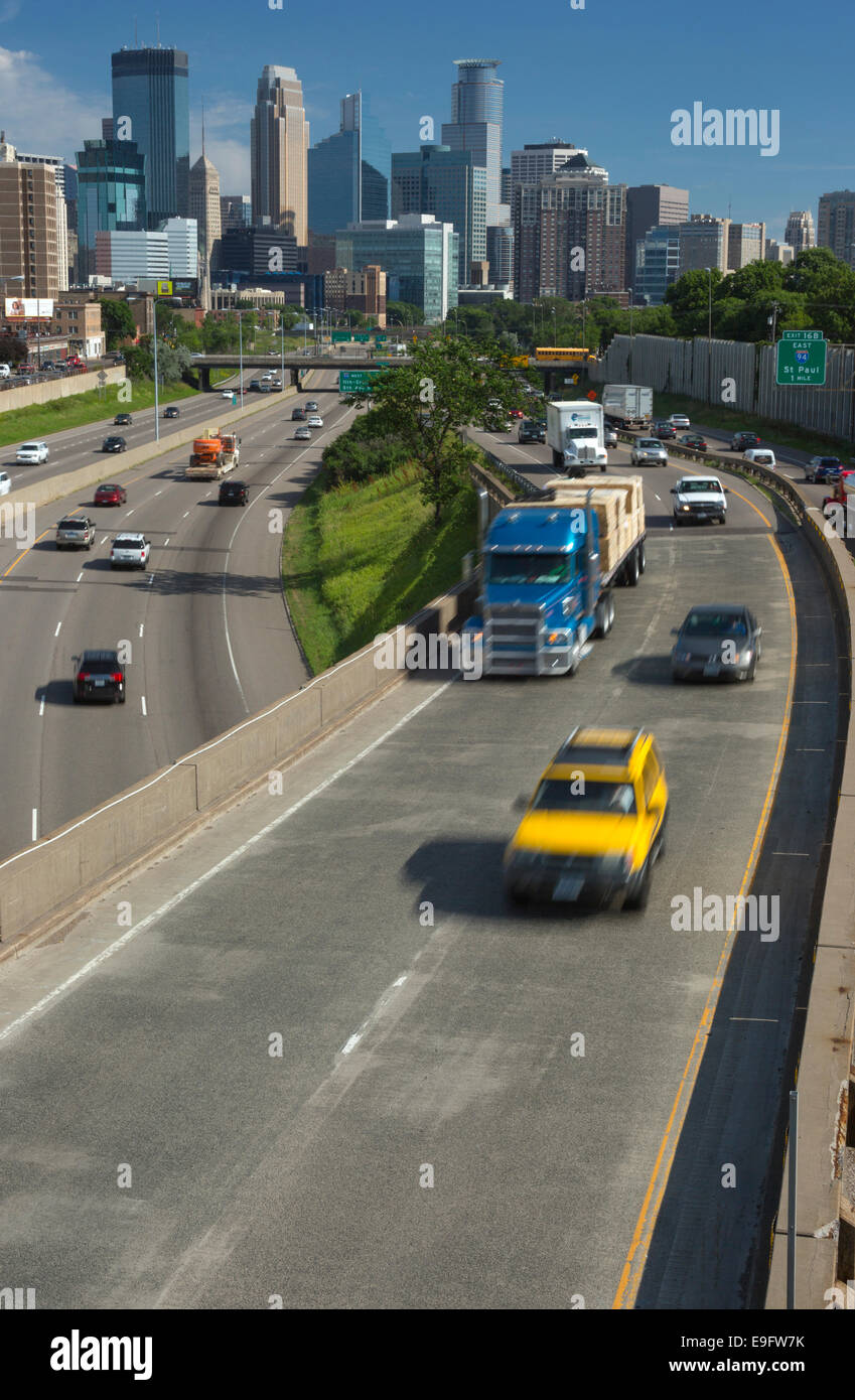 INTERSTATE 35W DOWNTOWN SKYLINE MINNEAPOLIS MINNESOTA USA Stock Photo ...