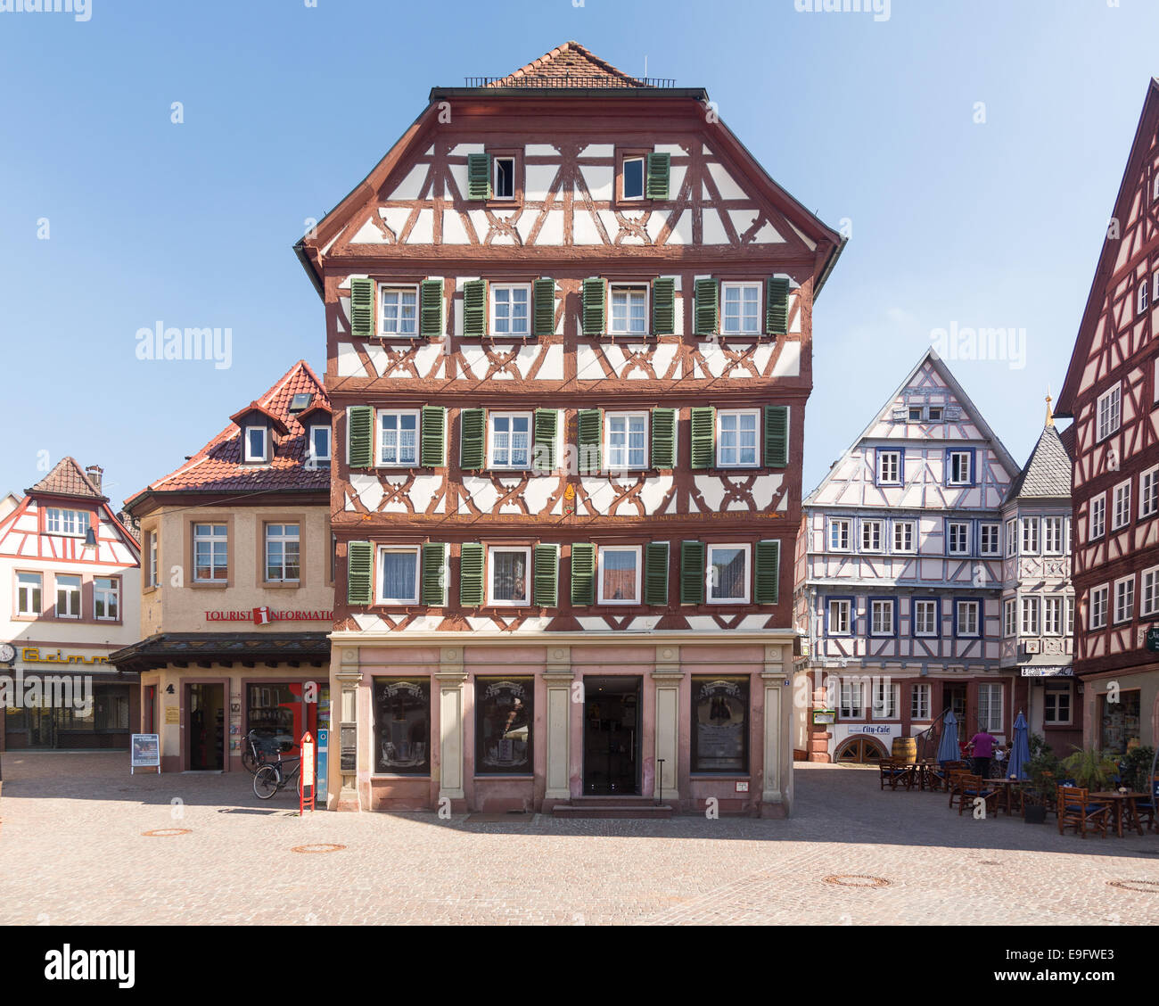 Cafe in ancient building hi-res stock photography and images - Alamy