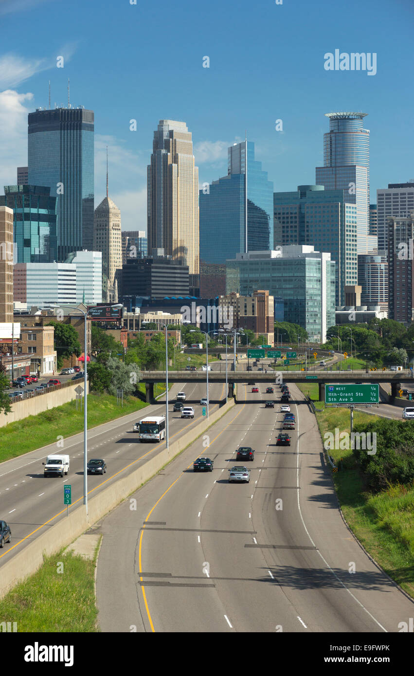 INTERSTATE 35W DOWNTOWN SKYLINE MINNEAPOLIS MINNESOTA USA Stock Photo ...