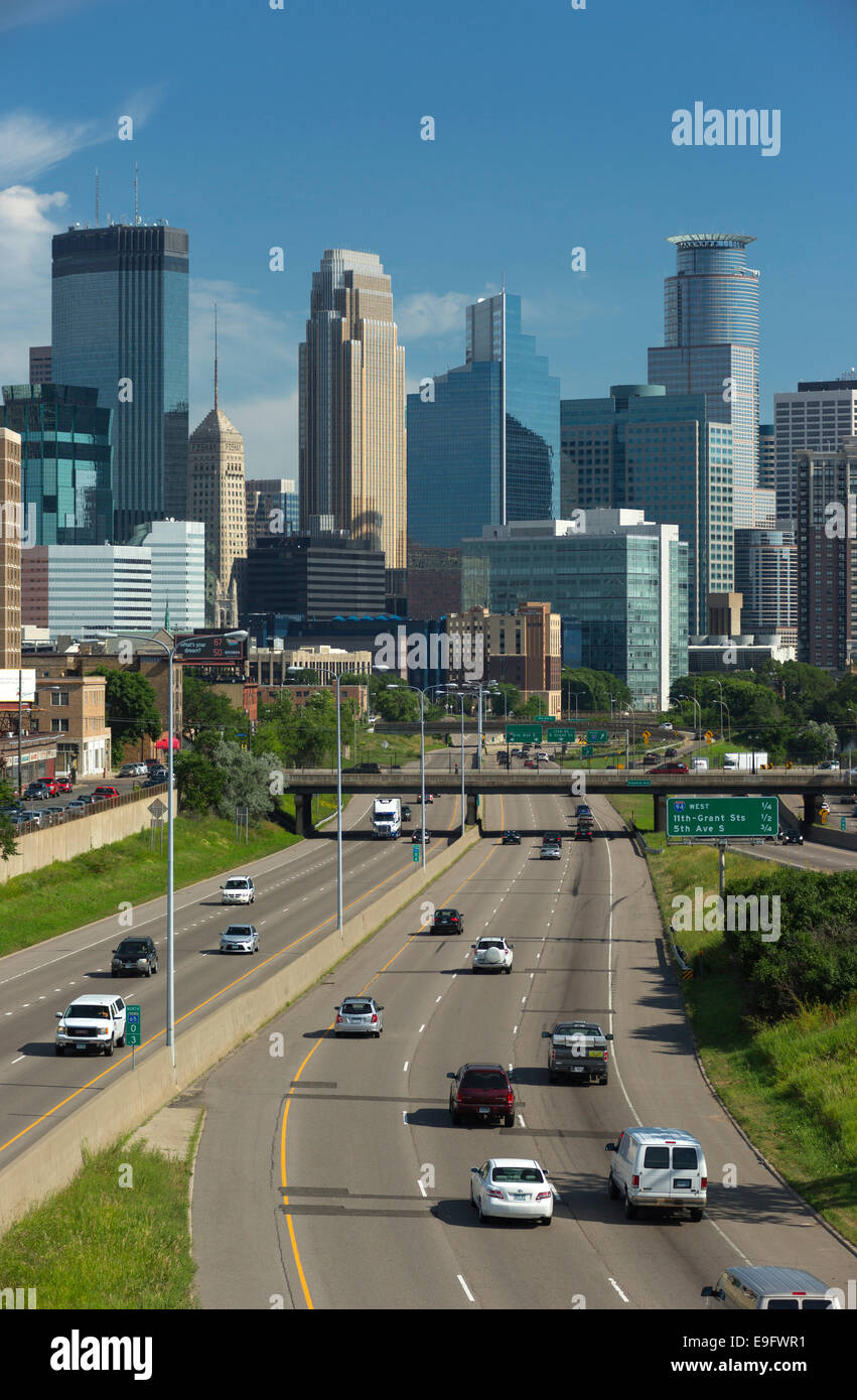 INTERSTATE 35W DOWNTOWN SKYLINE MINNEAPOLIS MINNESOTA USA Stock Photo ...