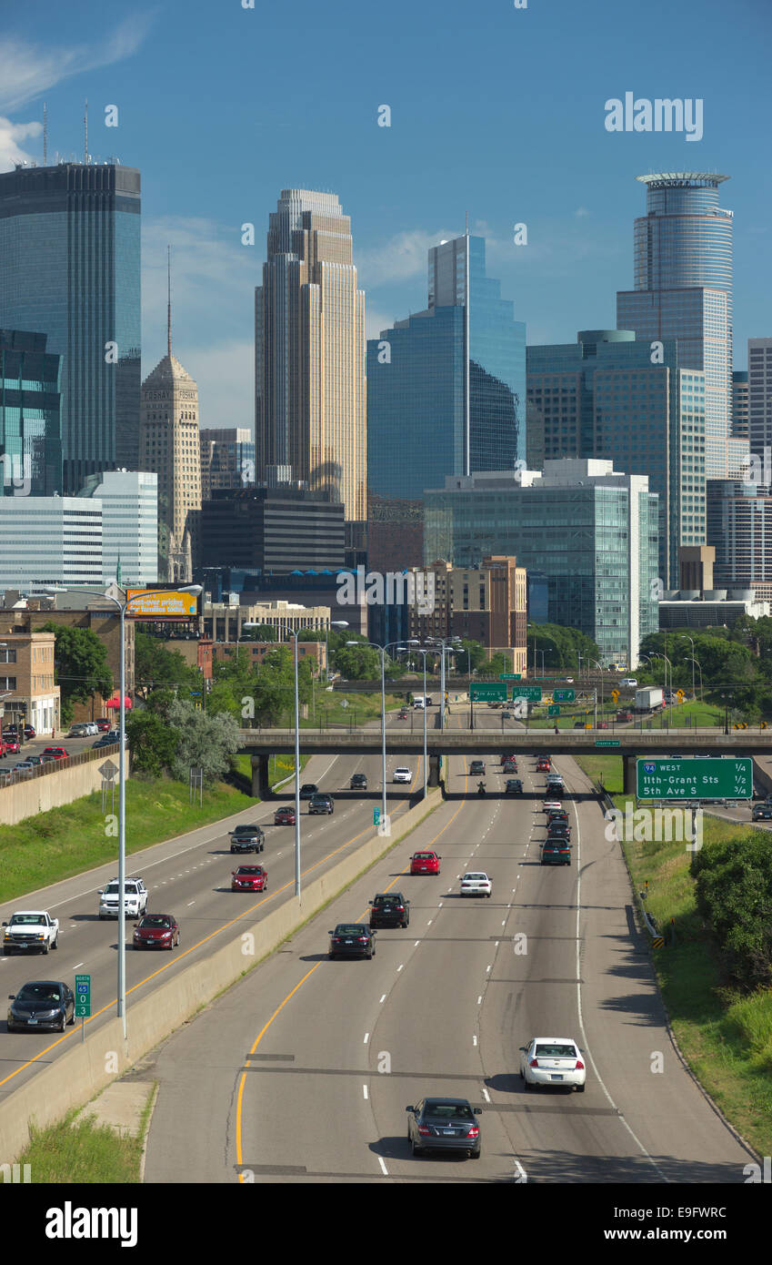 INTERSTATE 35W DOWNTOWN SKYLINE MINNEAPOLIS MINNESOTA USA Stock Photo ...