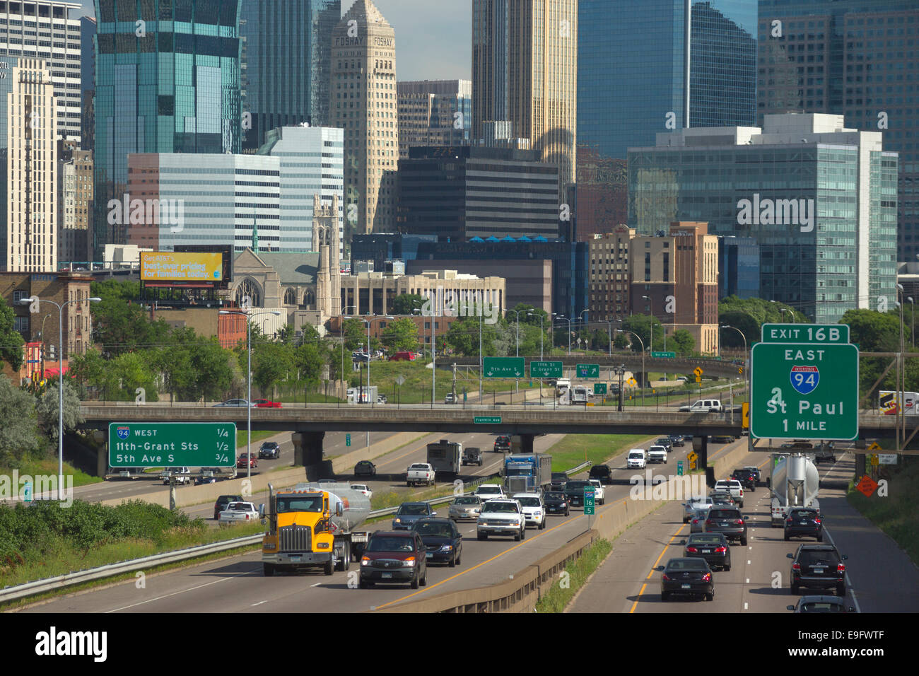 TRAFFIC INTERSTATE 35W DOWNTOWN MINNEAPOLIS MINNESOTA USA Stock Photo ...