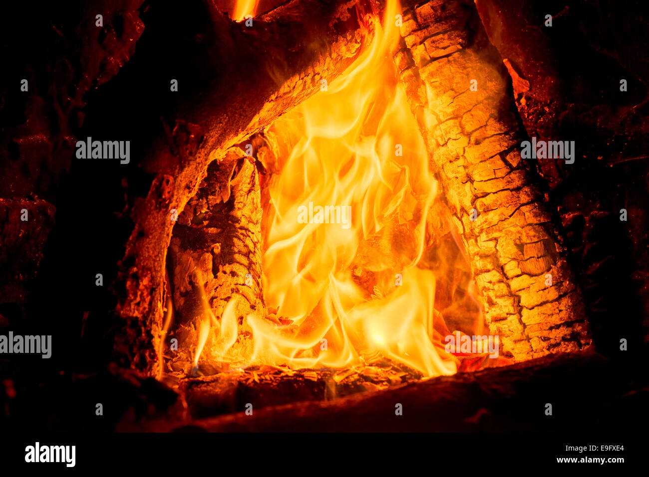 Fire in fireplace Stock Photo - Alamy
