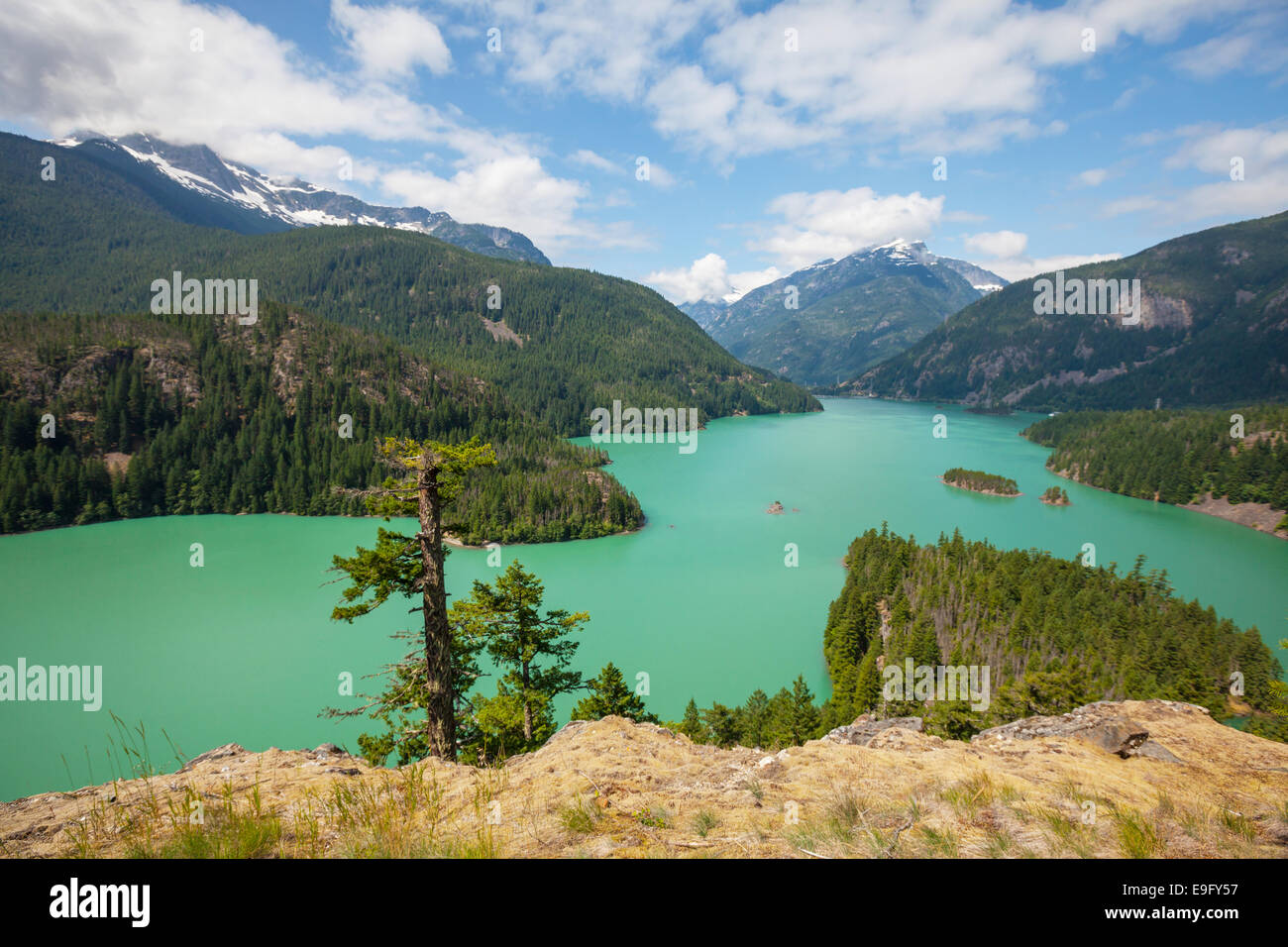 Diablo lake cascade mountain hi-res stock photography and images - Alamy