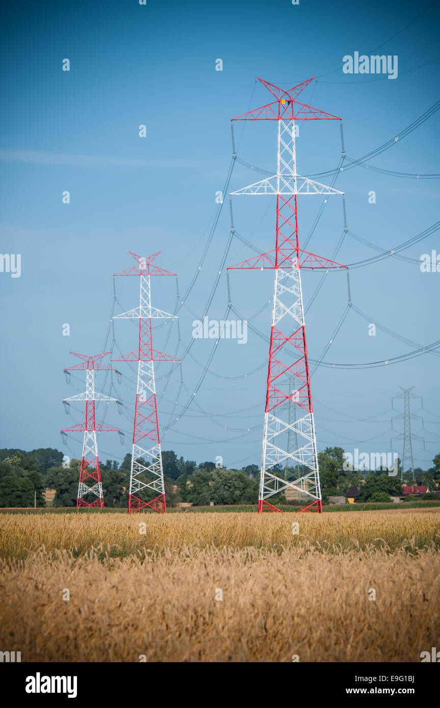 Transmission line insulation hi-res stock photography and images - Alamy