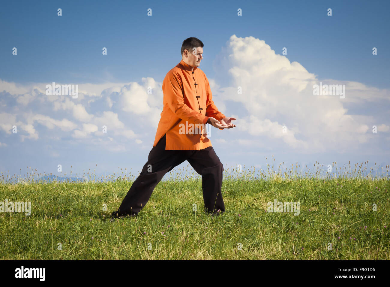 Gong gong hi-res stock photography and images - Alamy