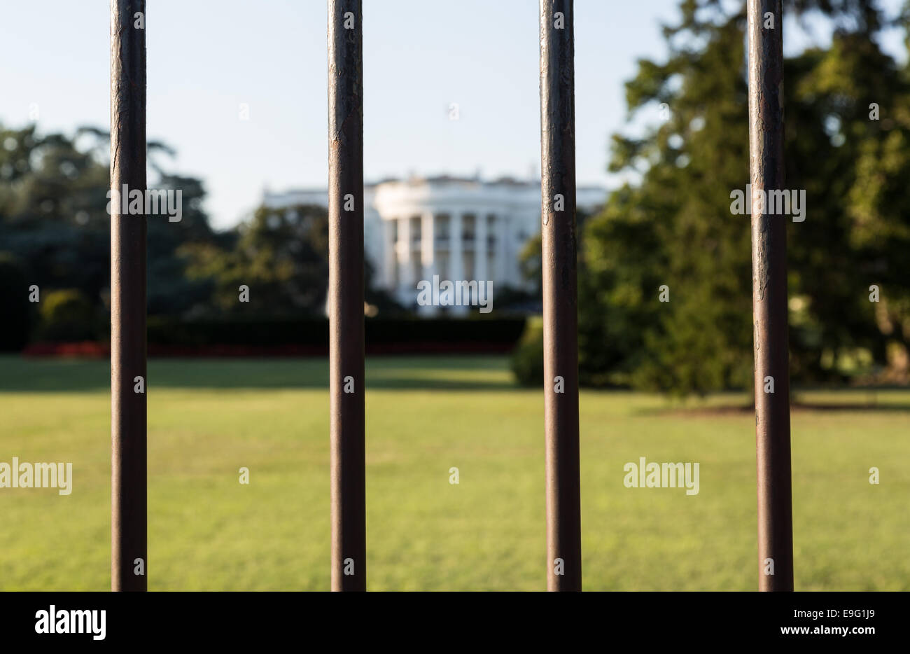 America house white railings hi-res stock photography and images - Alamy