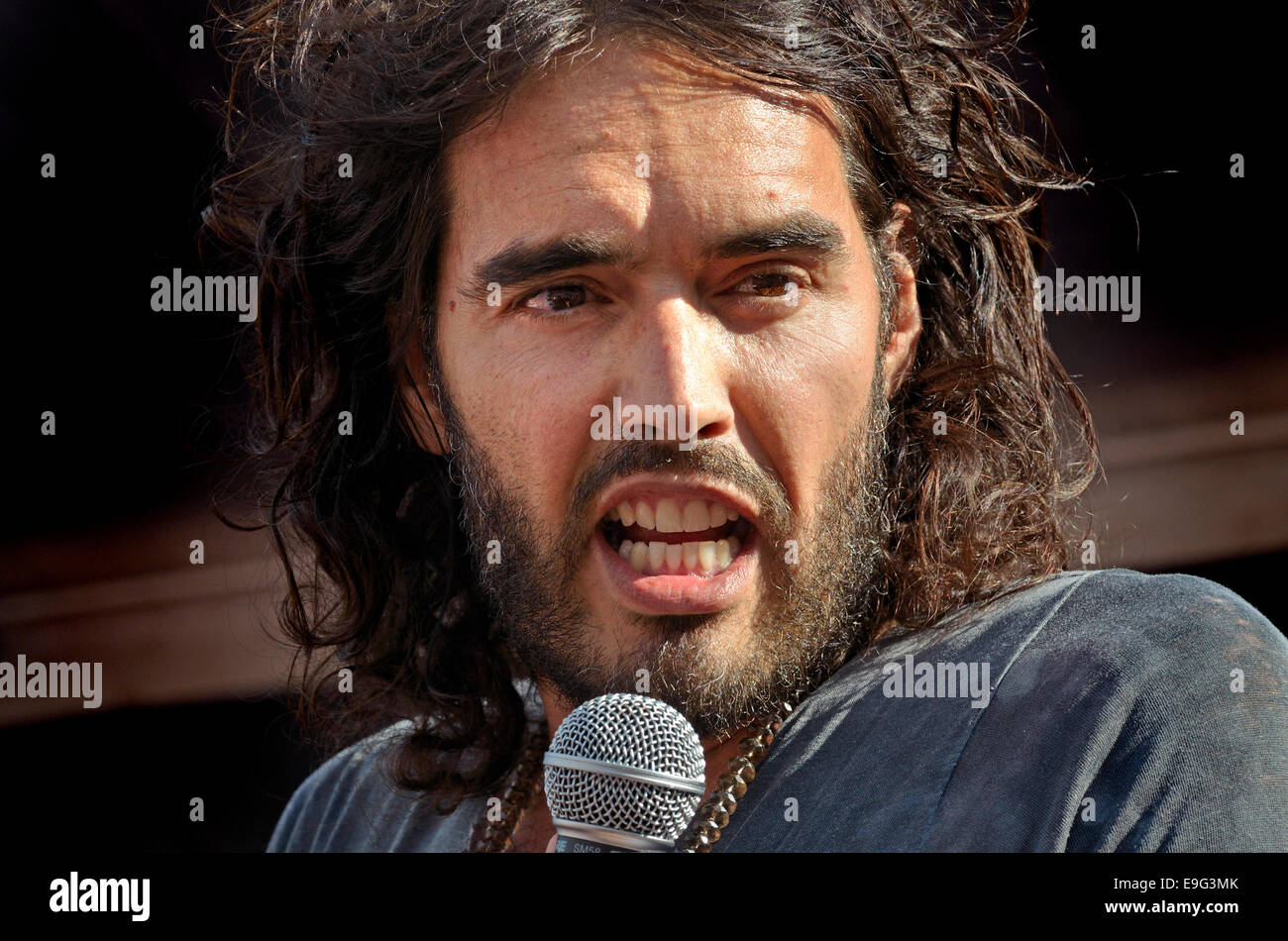 Russell brand comedian actor hi-res stock photography and images - Alamy