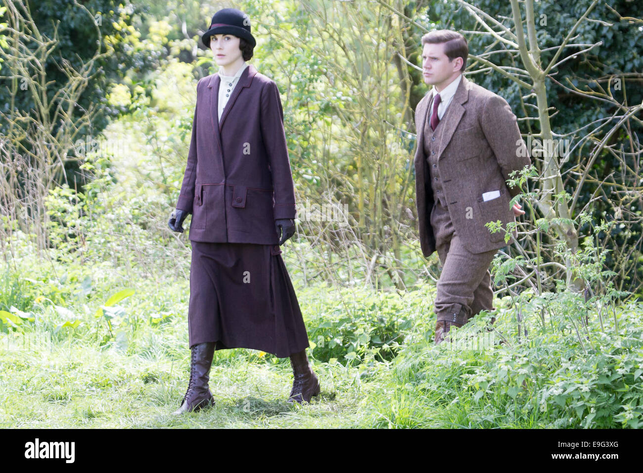 The cast of Downton Abbey film scenes on location in Bamton Featuring ...