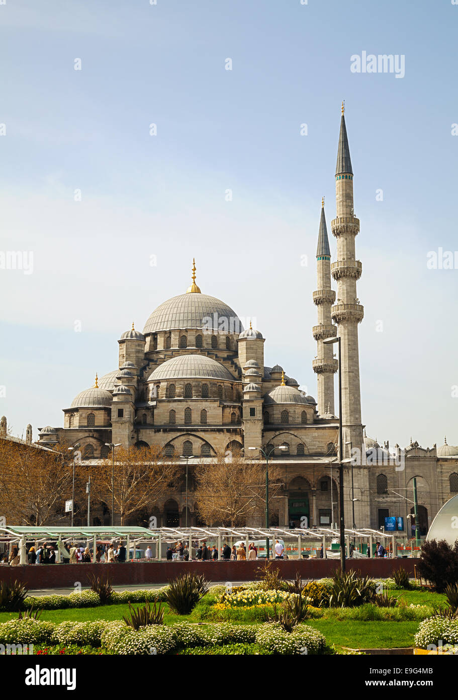 Yeni Cami (The New Mosque) in Istanbul Stock Photo - Alamy