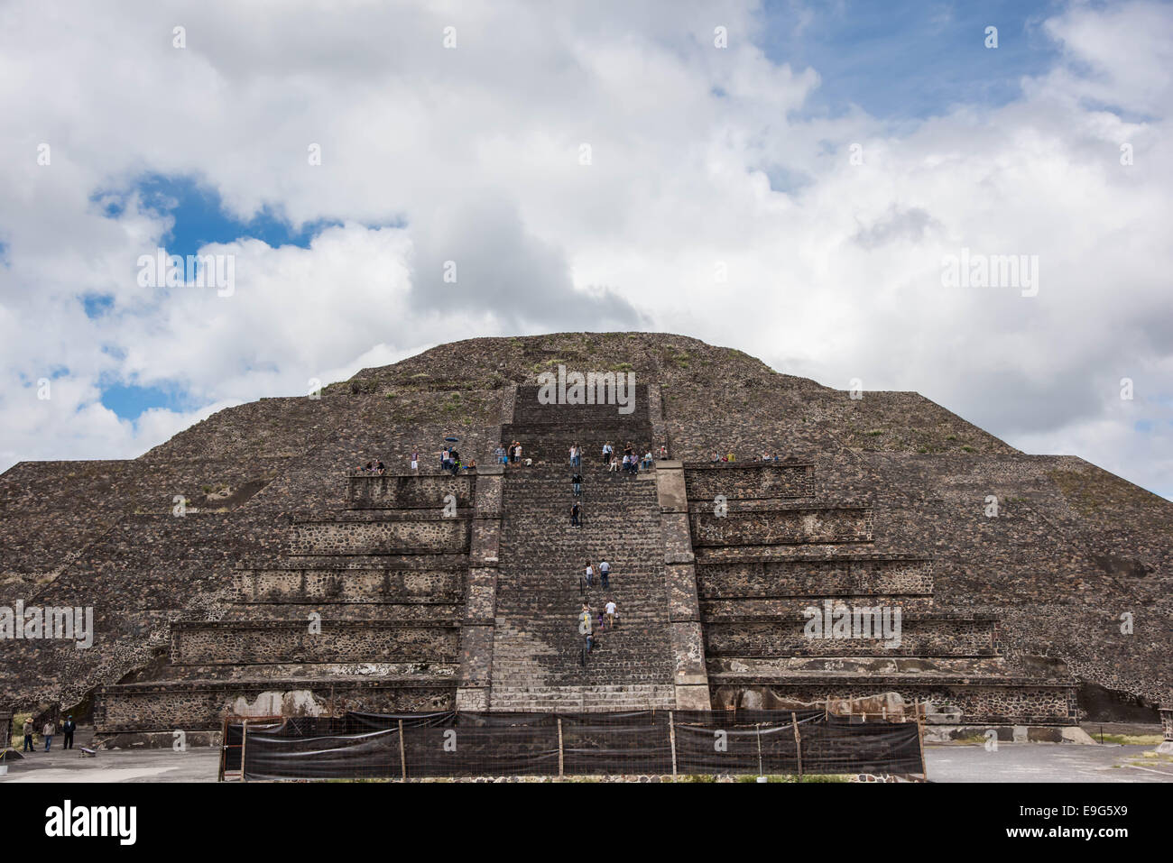 Pyramid of the moon hi-res stock photography and images - Alamy