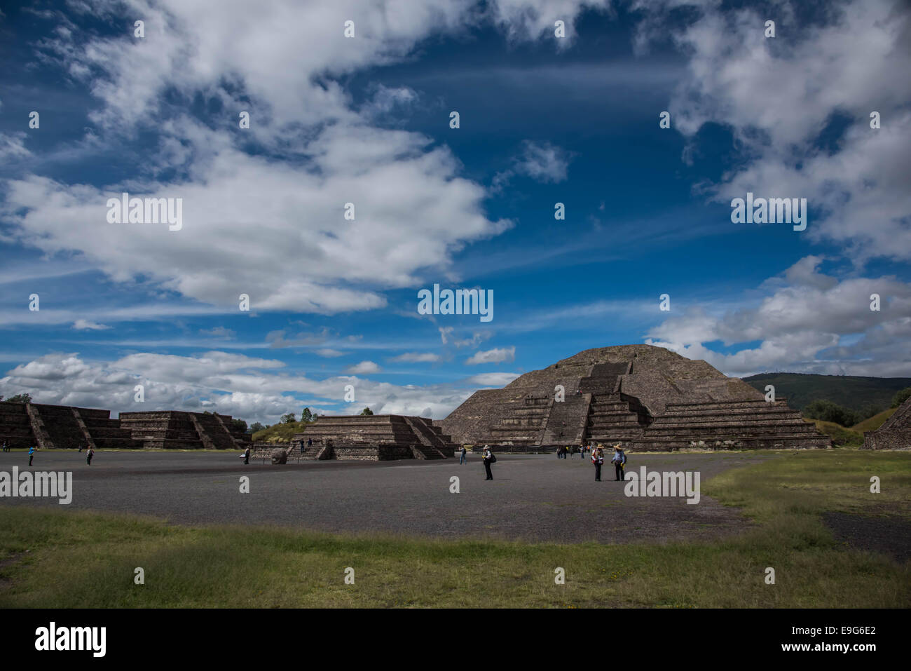 Pyramid of The Moon and square,Teotihuacan,Mexico Stock Photo - Alamy