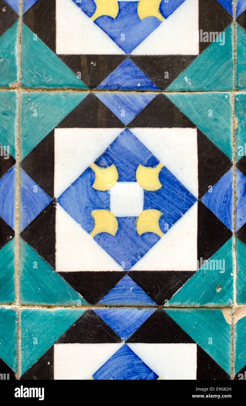 Spanish tiles design hi-res stock photography and images - Alamy